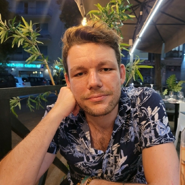 Julien foschia | Développeur fullstack ReactJS / NodeJS Freelance • MetaStrat